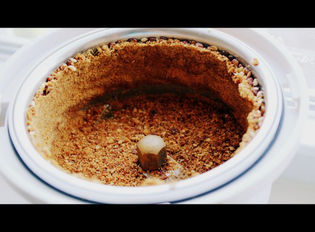 Tamarind Rice / Temple Style Puliyodarai | Aish Cooks